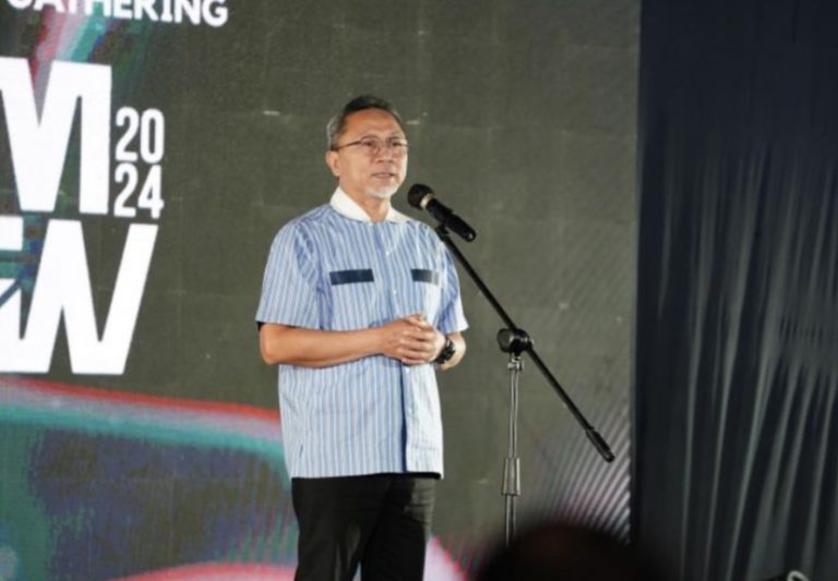 Mendag Zulkifli Hasan Berharap JMFW 2024 Jadikan Indonesia Trend Setter ...